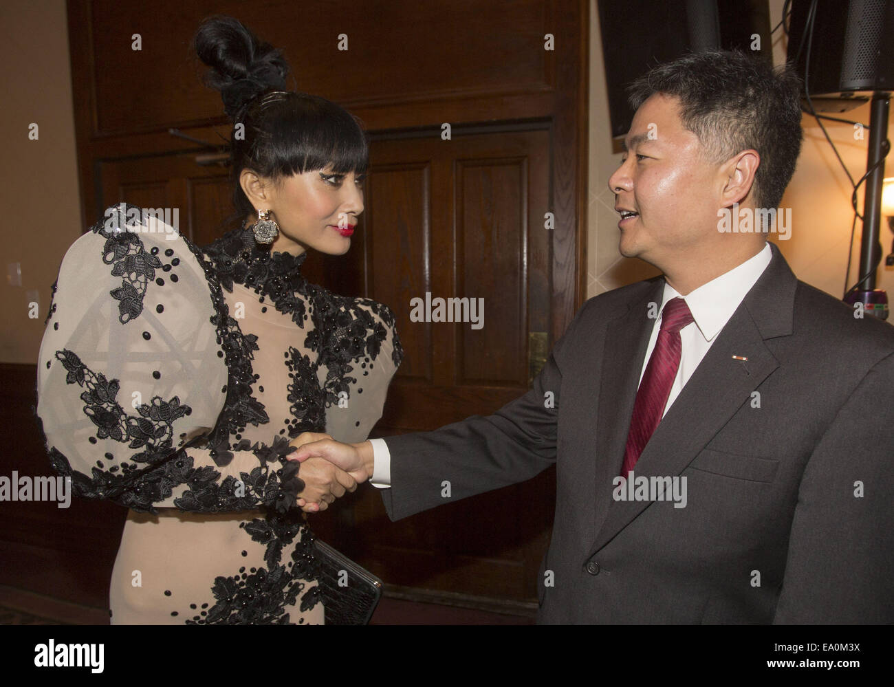 Los Angeles, California, USA. 4th Nov, 2014. Actress Bai Ling shakes ...