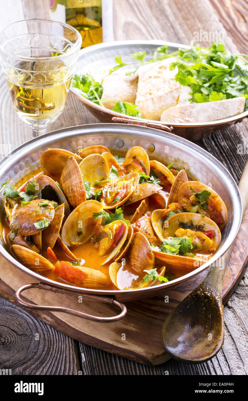 cataplana with clams Stock Photo - Alamy