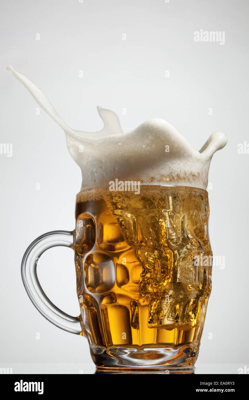 Splash isolated beer hi-res stock photography and images - Alamy