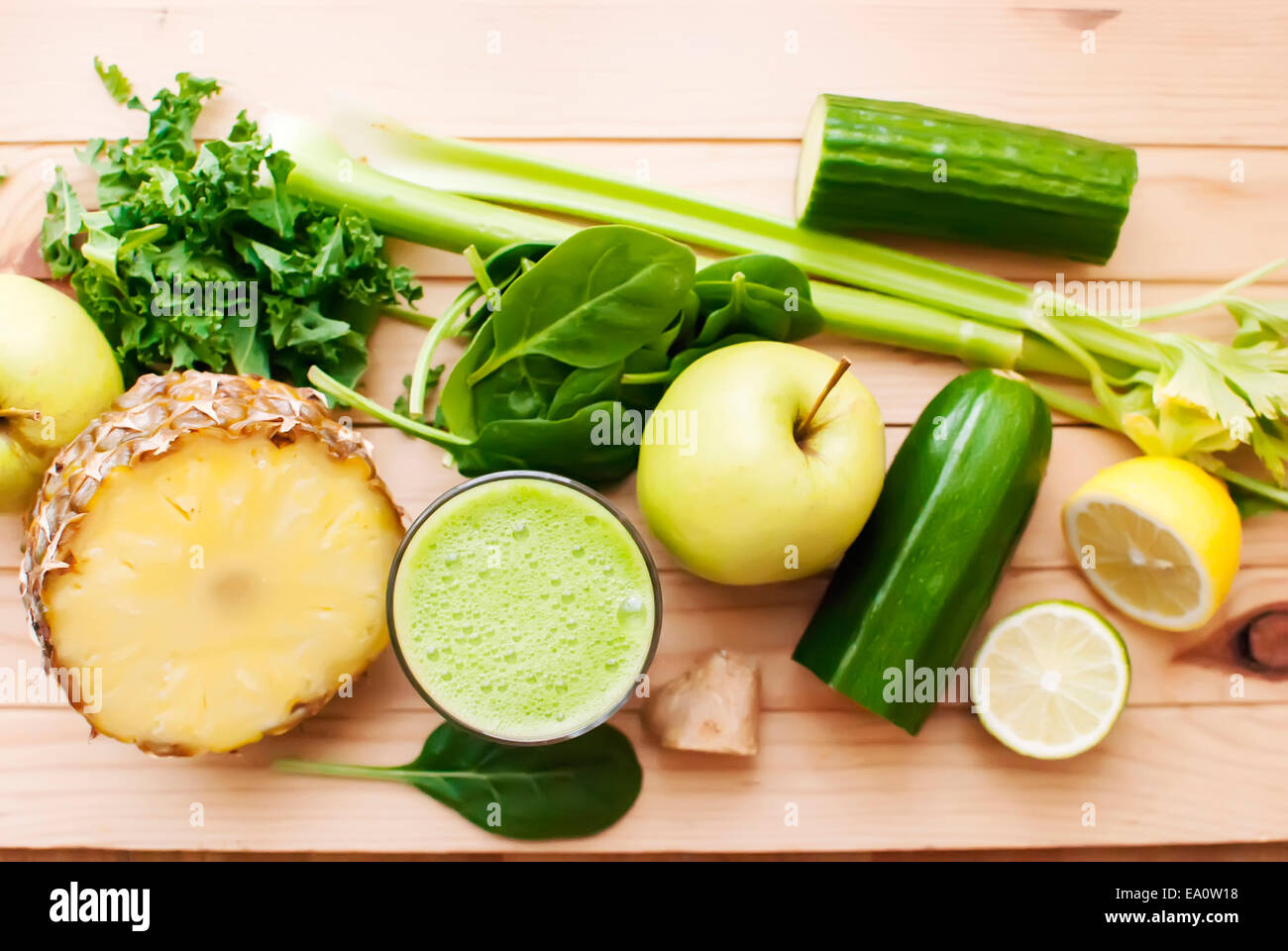healthy green detox juice Stock Photo - Alamy