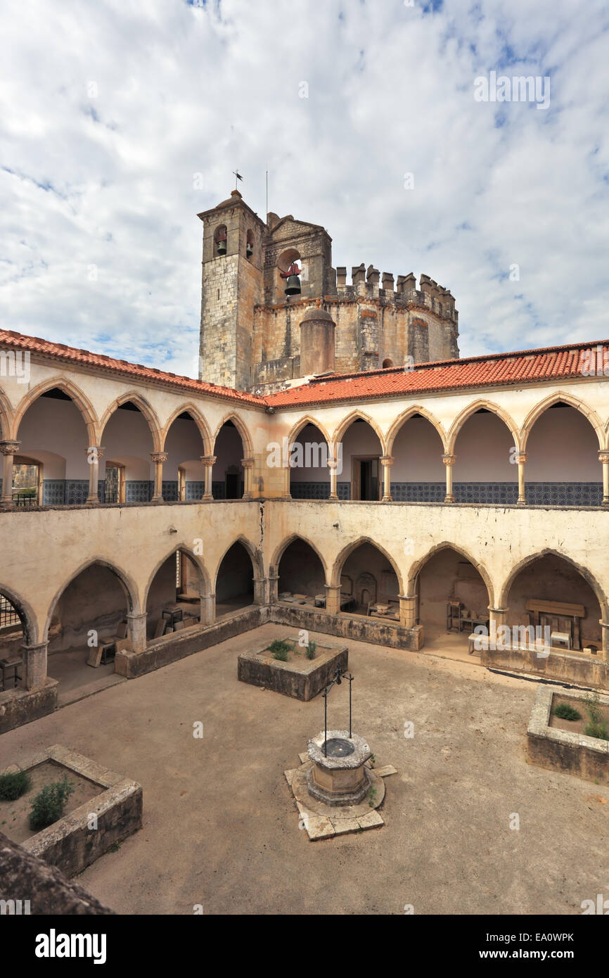 Round arches in historic hi-res stock photography and images - Alamy