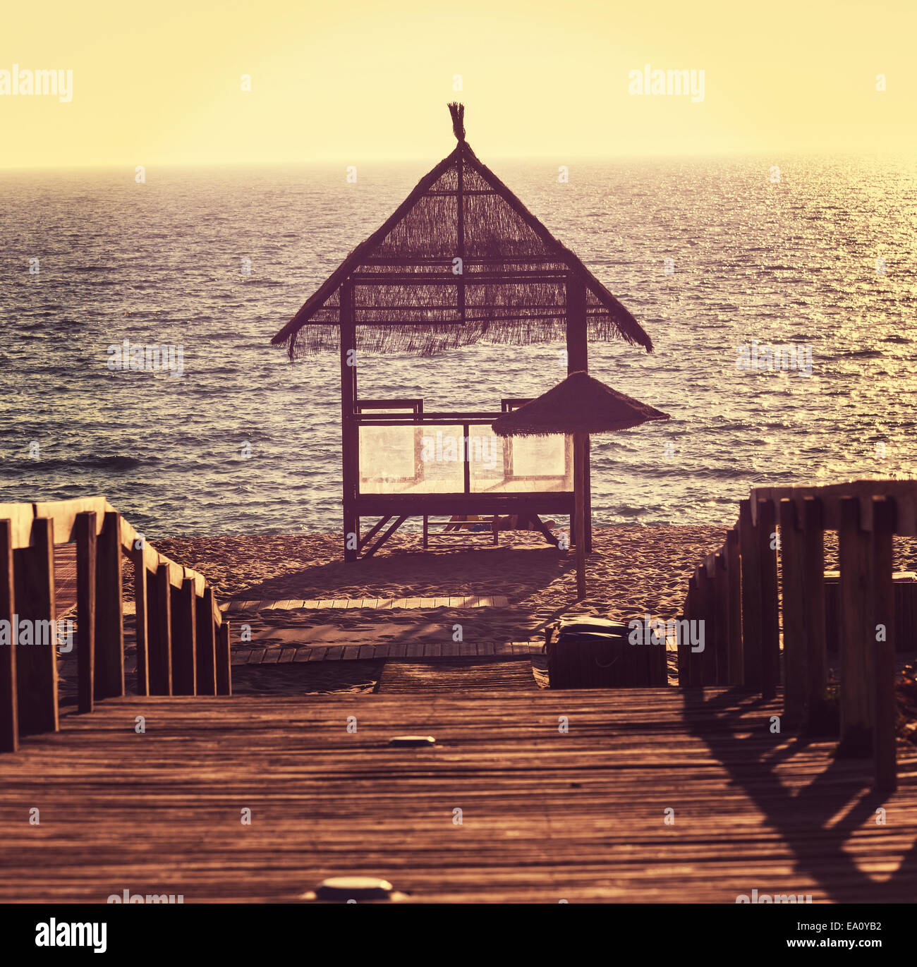 Beach bungalow sea hut palapa hi-res stock photography and images - Alamy