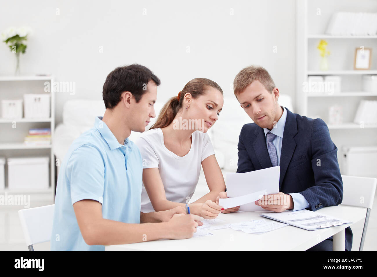 Women counseling hi-res stock photography and images - Alamy