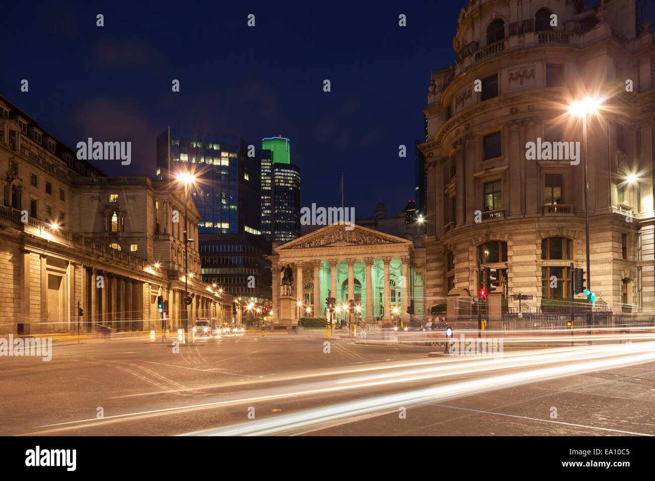 Traffic intersection london hi-res stock photography and images - Alamy