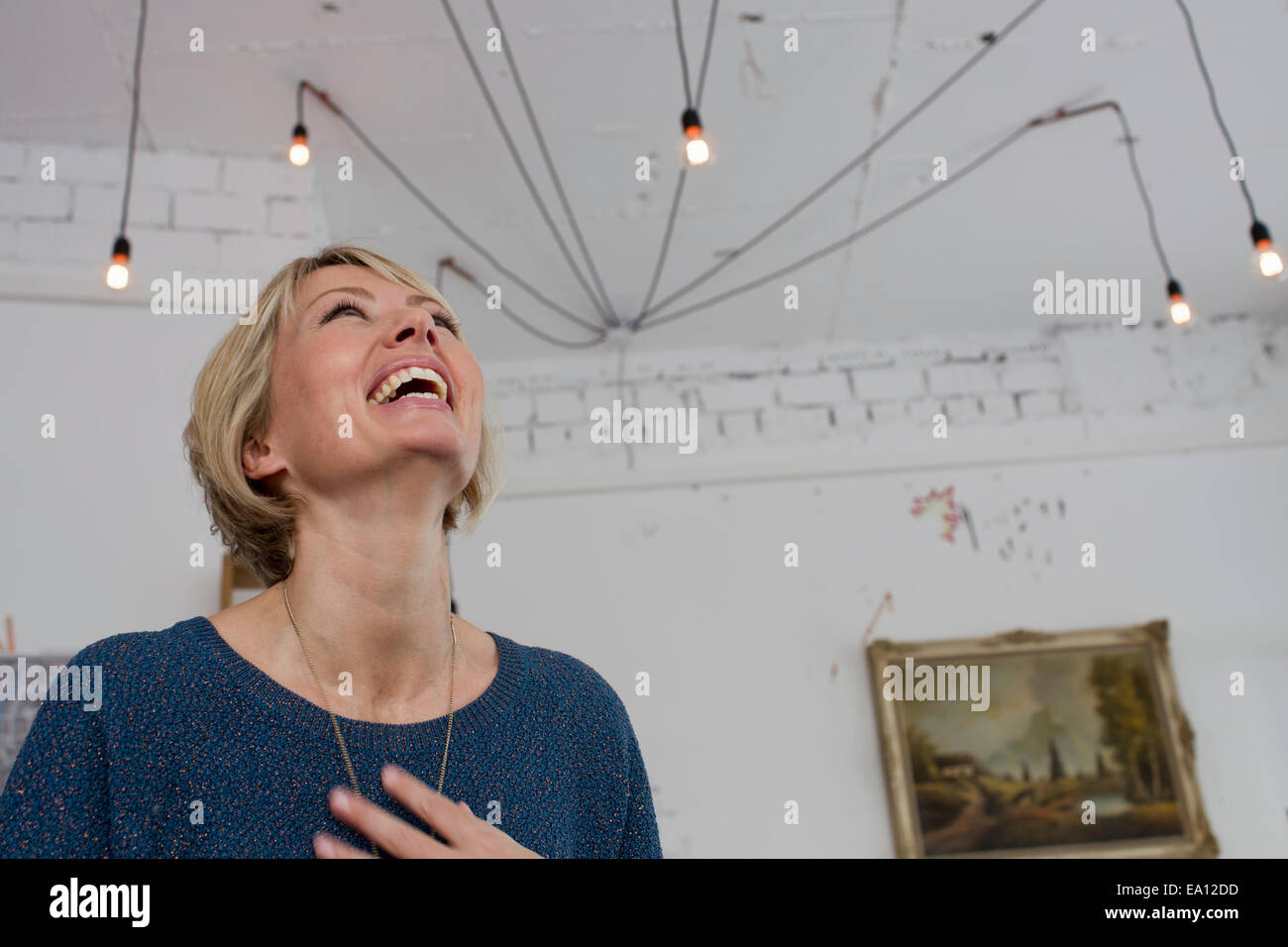 Back of woman head hi-res stock photography and images - Alamy