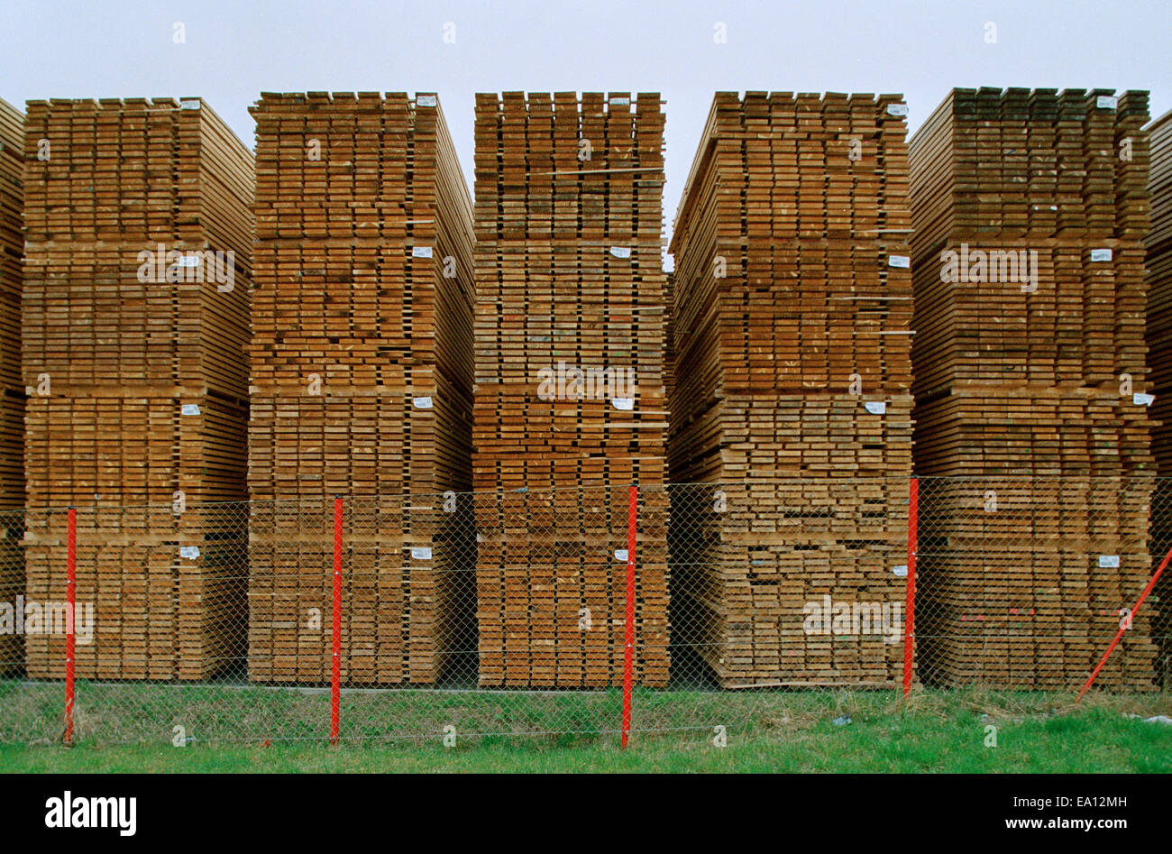 stack wood boards for shipping Stock Photo - Alamy