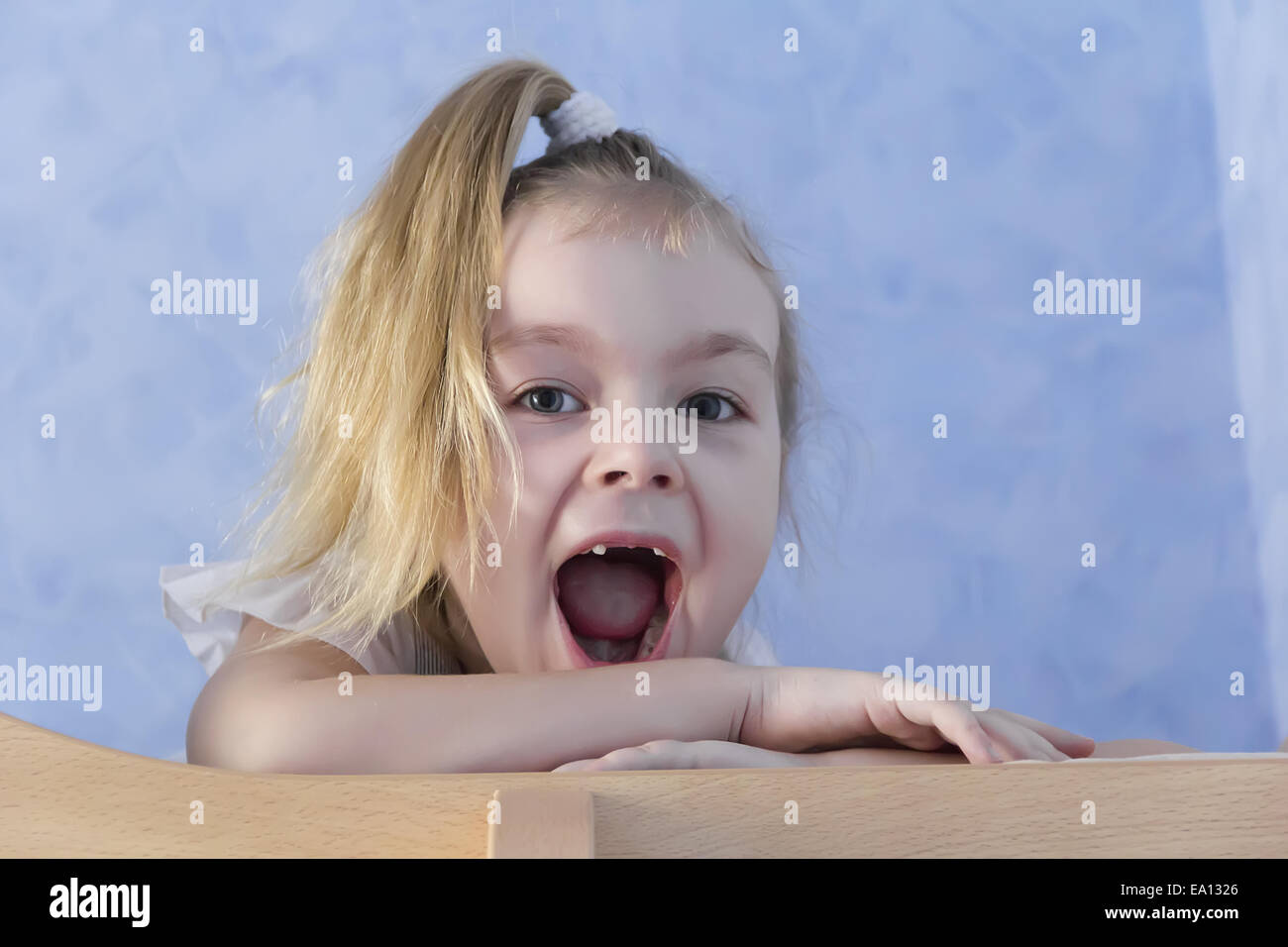 Mouth open girl hi-res stock photography and images - Alamy