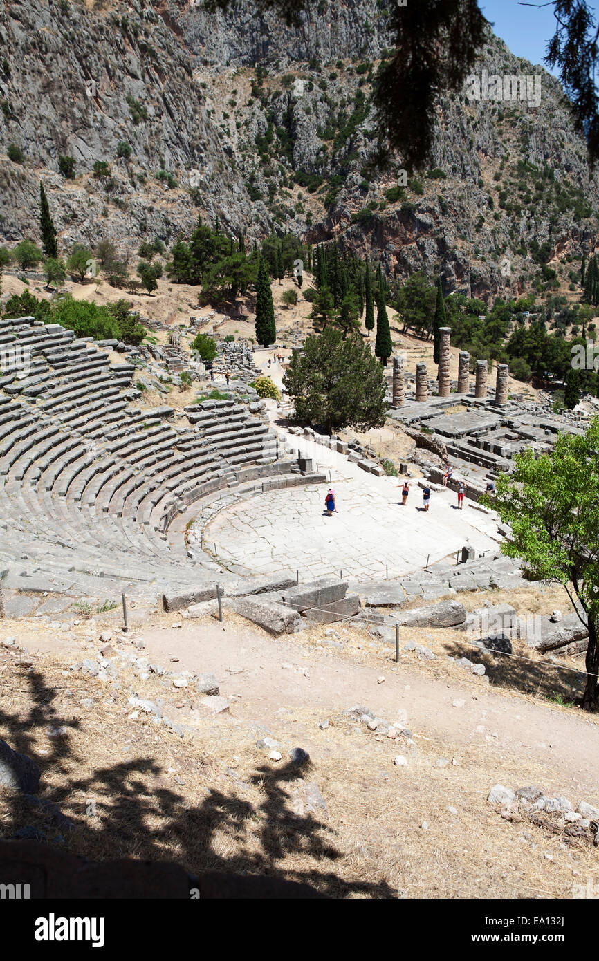 Theater temple apollo delphi hi-res stock photography and images - Alamy