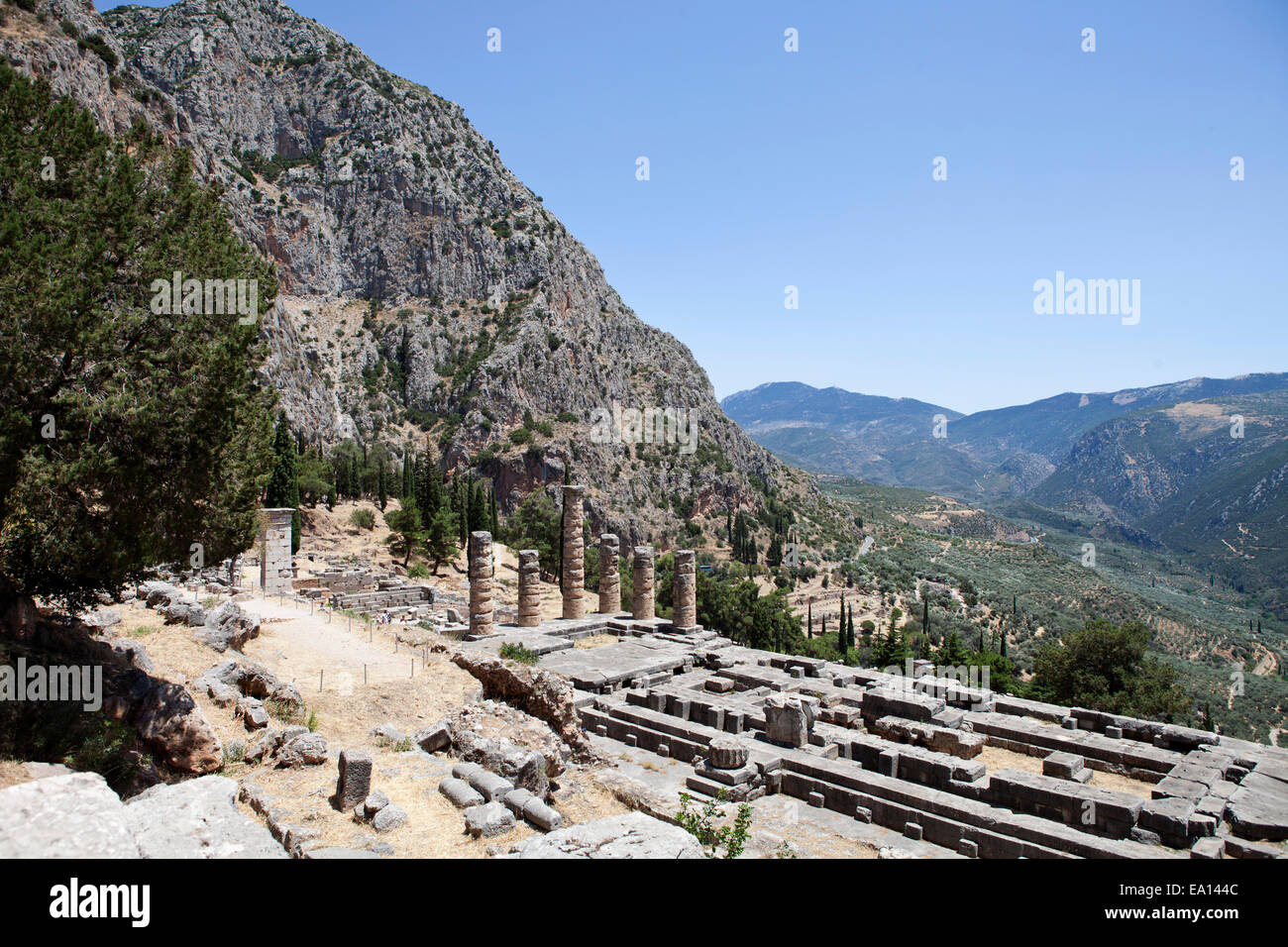 Ancient columns sanctuary apollo hi-res stock photography and images ...
