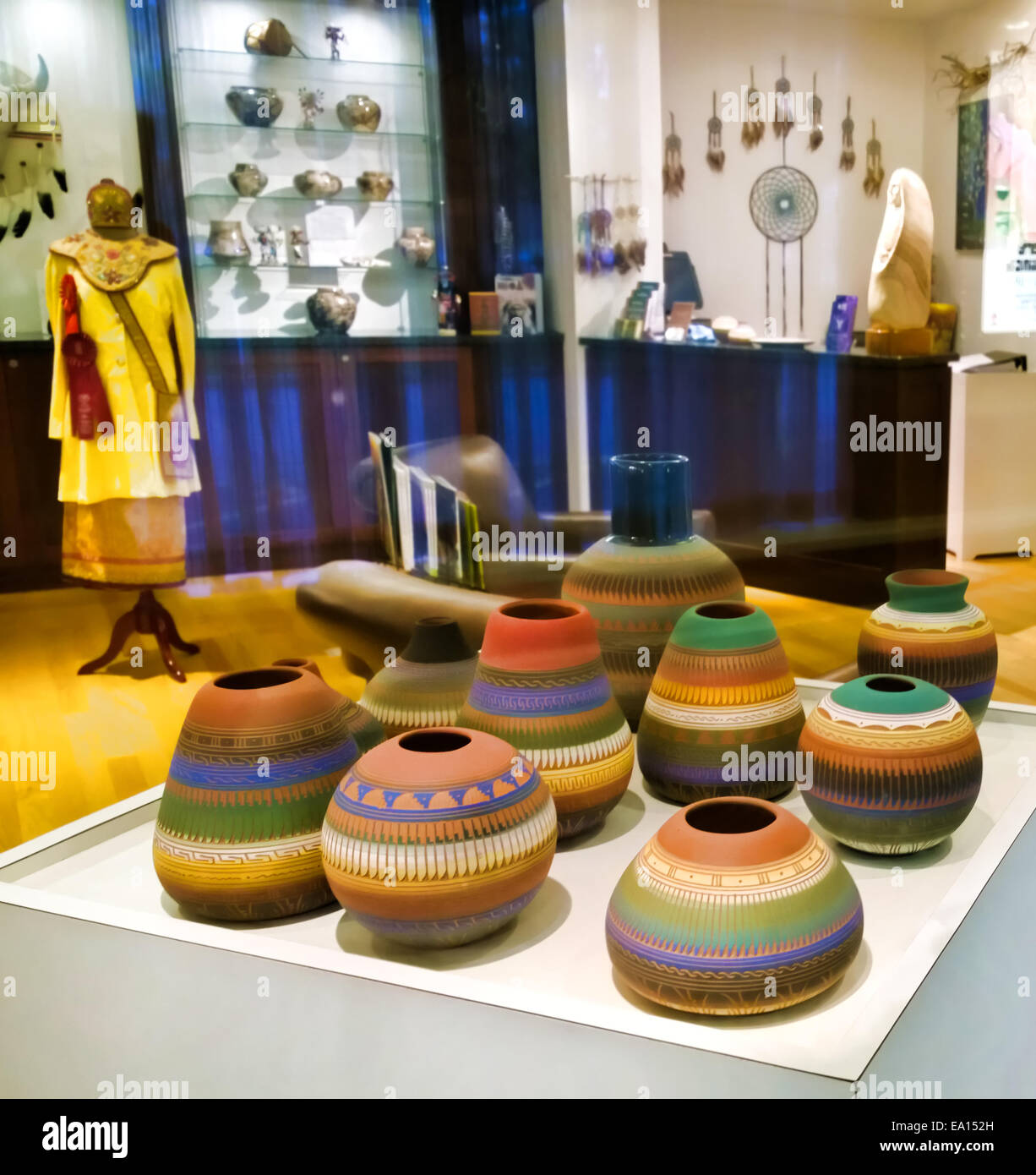 Traditional indian pottery hi-res stock photography and images - Alamy