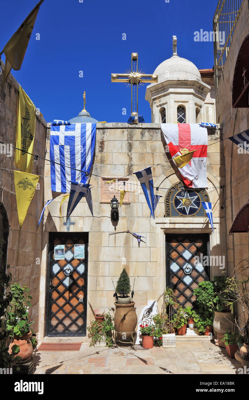 Israel jerusalem courtyard church hi-res stock photography and images ...