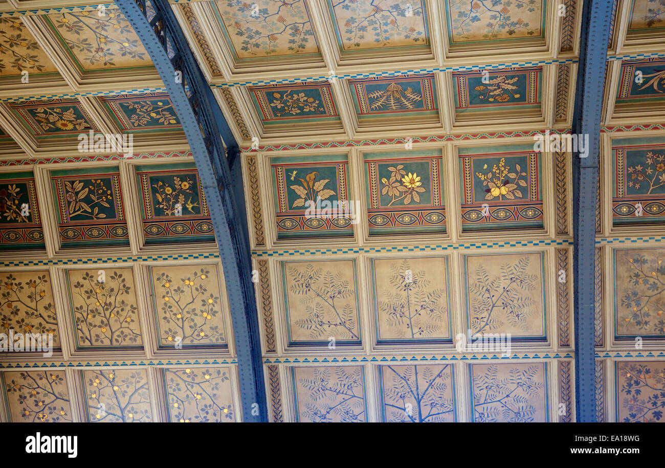 Decorated ceiling hi-res stock photography and images - Alamy