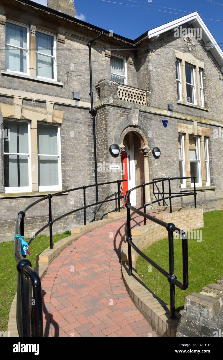 Building with disability ramp Stock Photo - Alamy