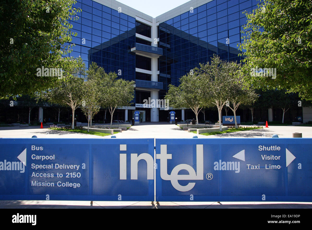 Intel headquarters hi-res stock photography and images - Alamy