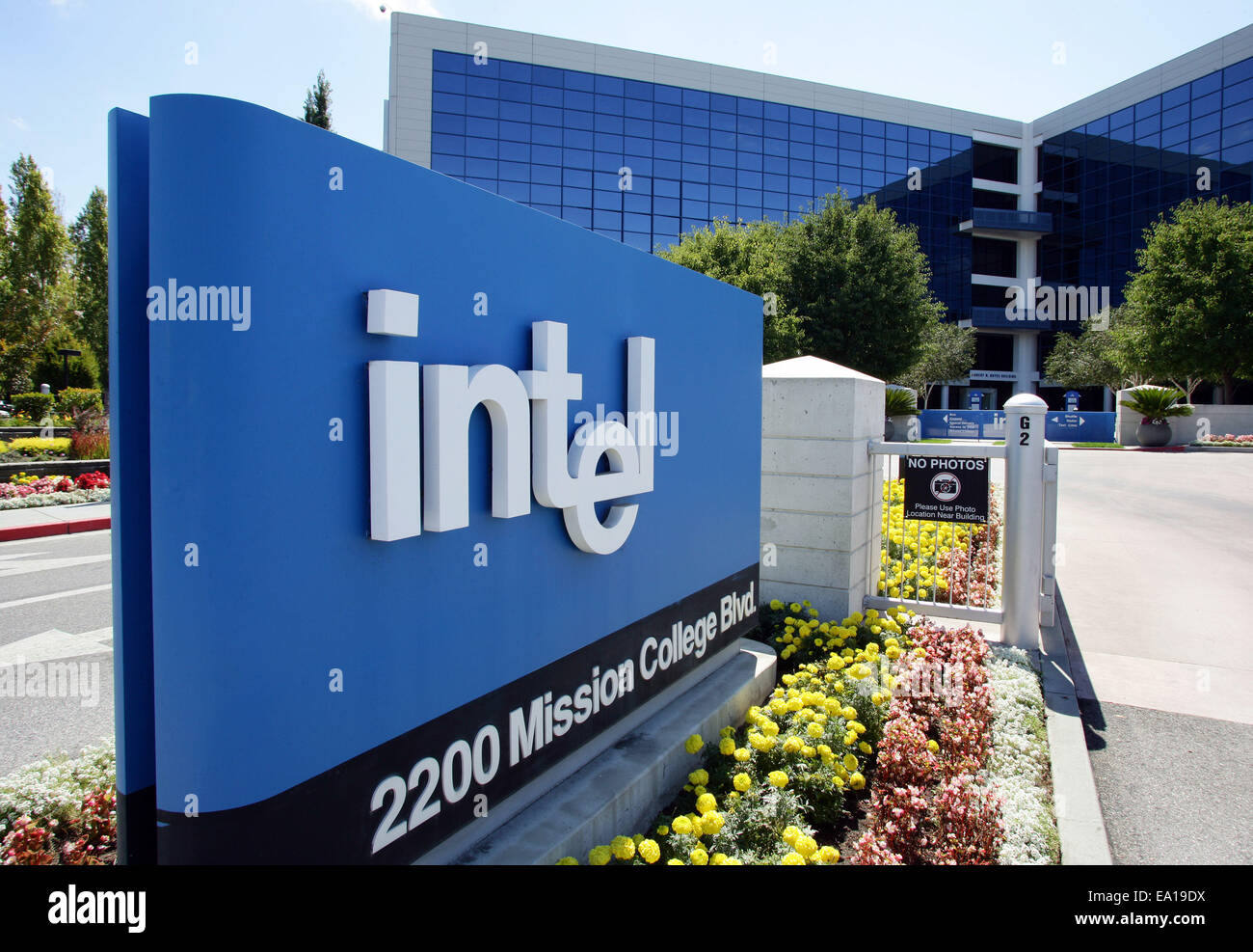 USA, Sunnyvale, 8.9.05: Intel Firmenzentrale in Sunnyvale, Silicon ...