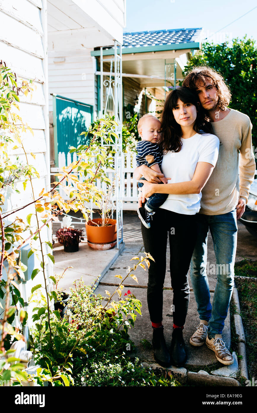 Family front house portrait hi-res stock photography and images - Alamy