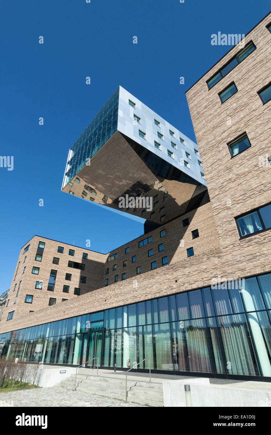 Superstructure hi-res stock photography and images - Alamy