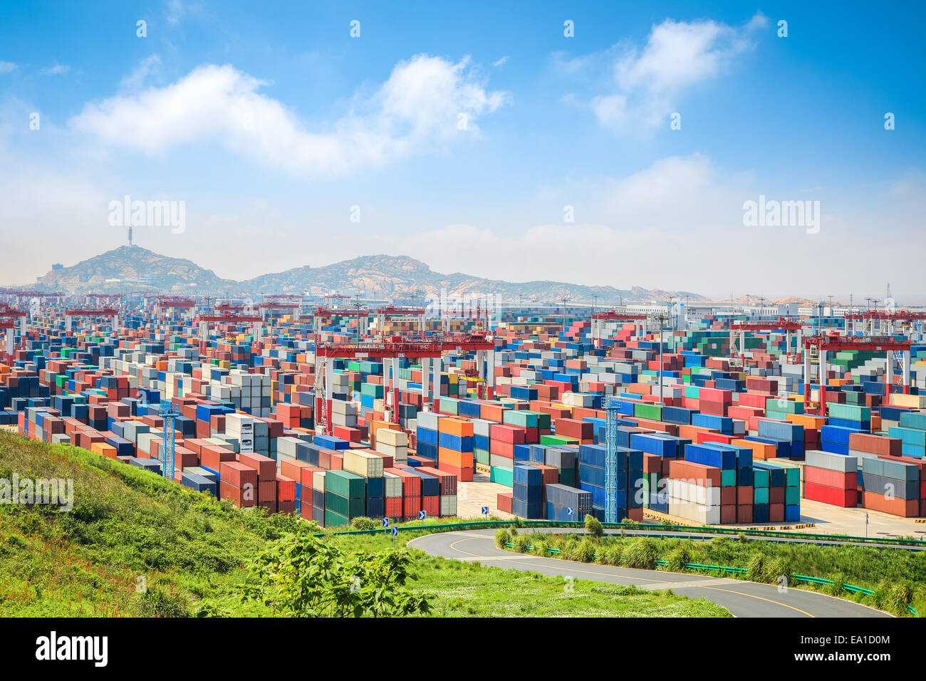 Chinese shipping container hi-res stock photography and images - Alamy