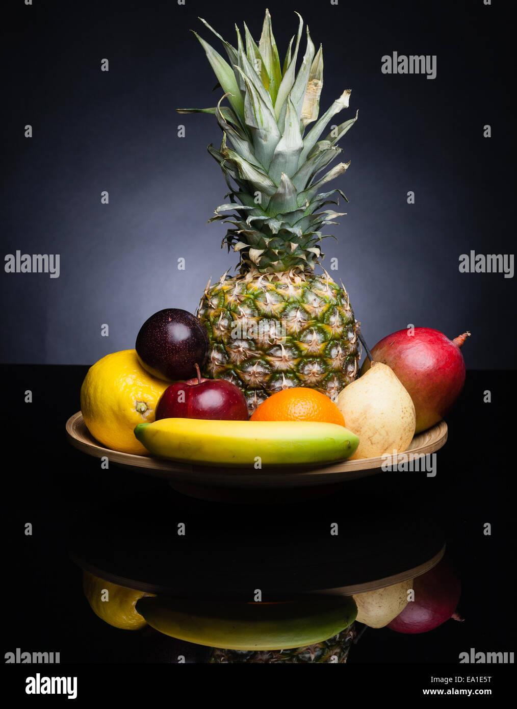 Exotic fruits hi-res stock photography and images - Alamy