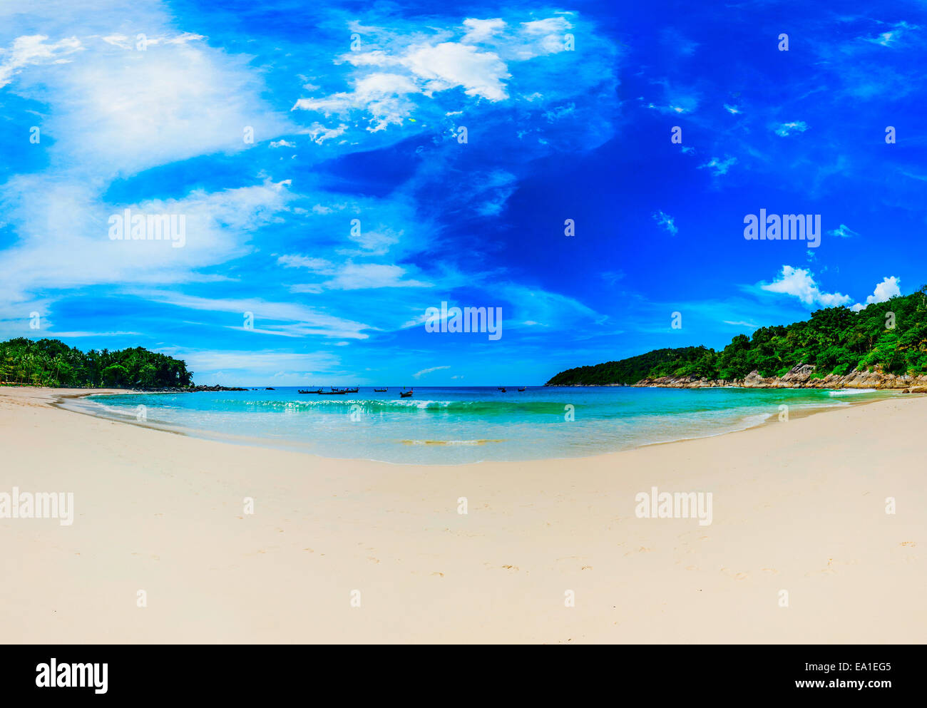 Sunny panorama exotic lagoon beach hi-res stock photography and images ...