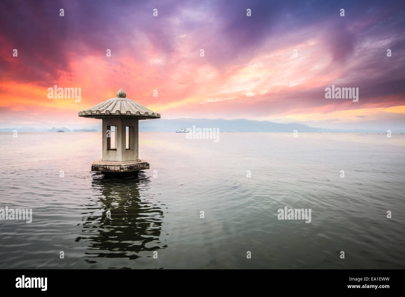 hangzhou scenery in sunset Stock Photo - Alamy