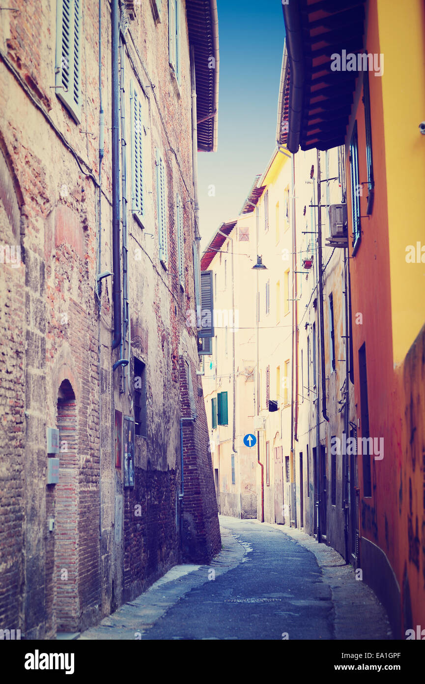 Pisa italy narrow alley hi-res stock photography and images - Alamy