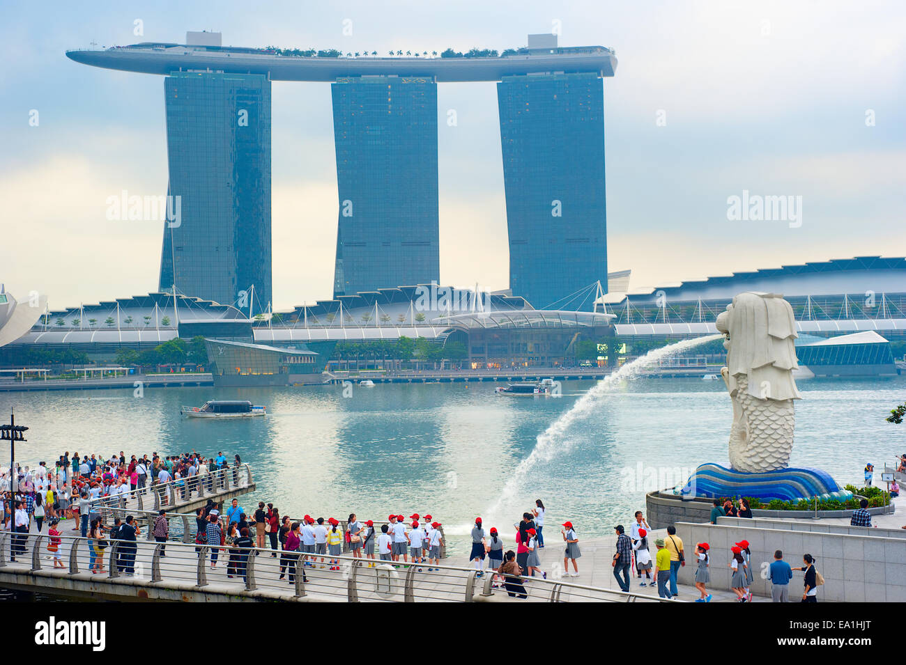 Merlion symbol mythical singapore hi-res stock photography and images ...