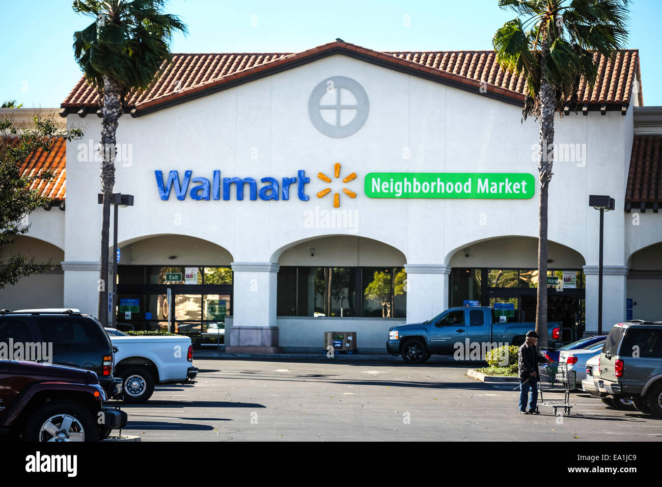 Walmart neighborhood market hi-res stock photography and images - Alamy