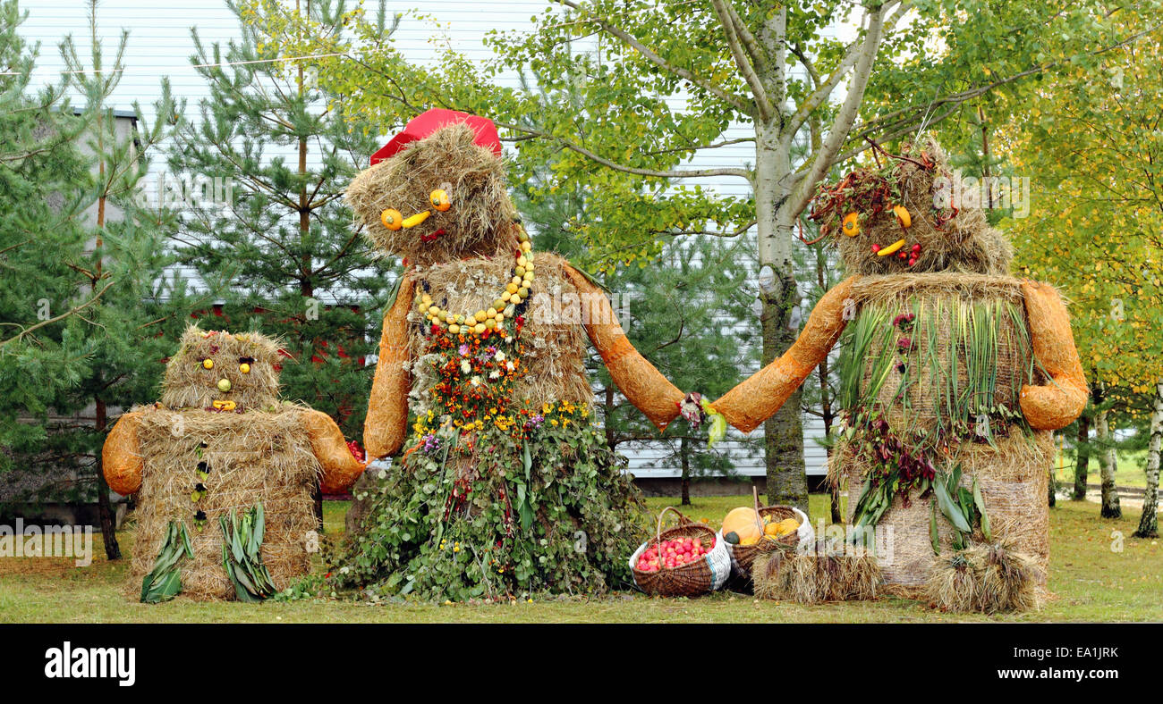 Scarecrow art craft hi-res stock photography and images - Alamy