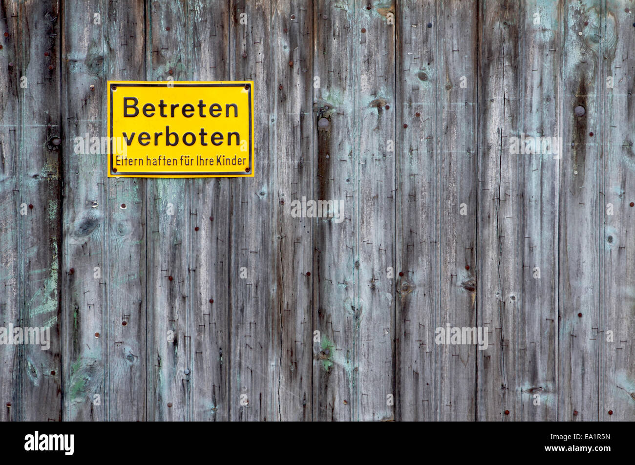 Trespassing hi-res stock photography and images - Alamy