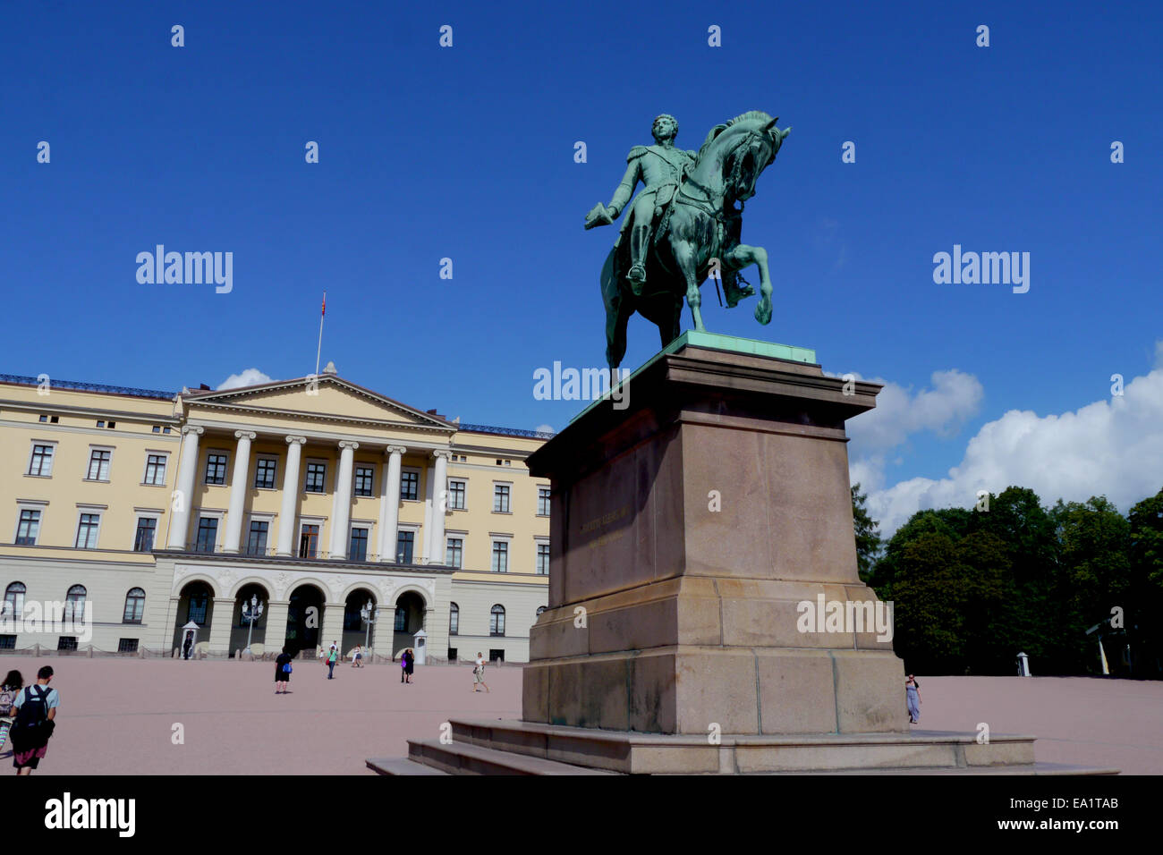 Oslo palace hi-res stock photography and images - Alamy