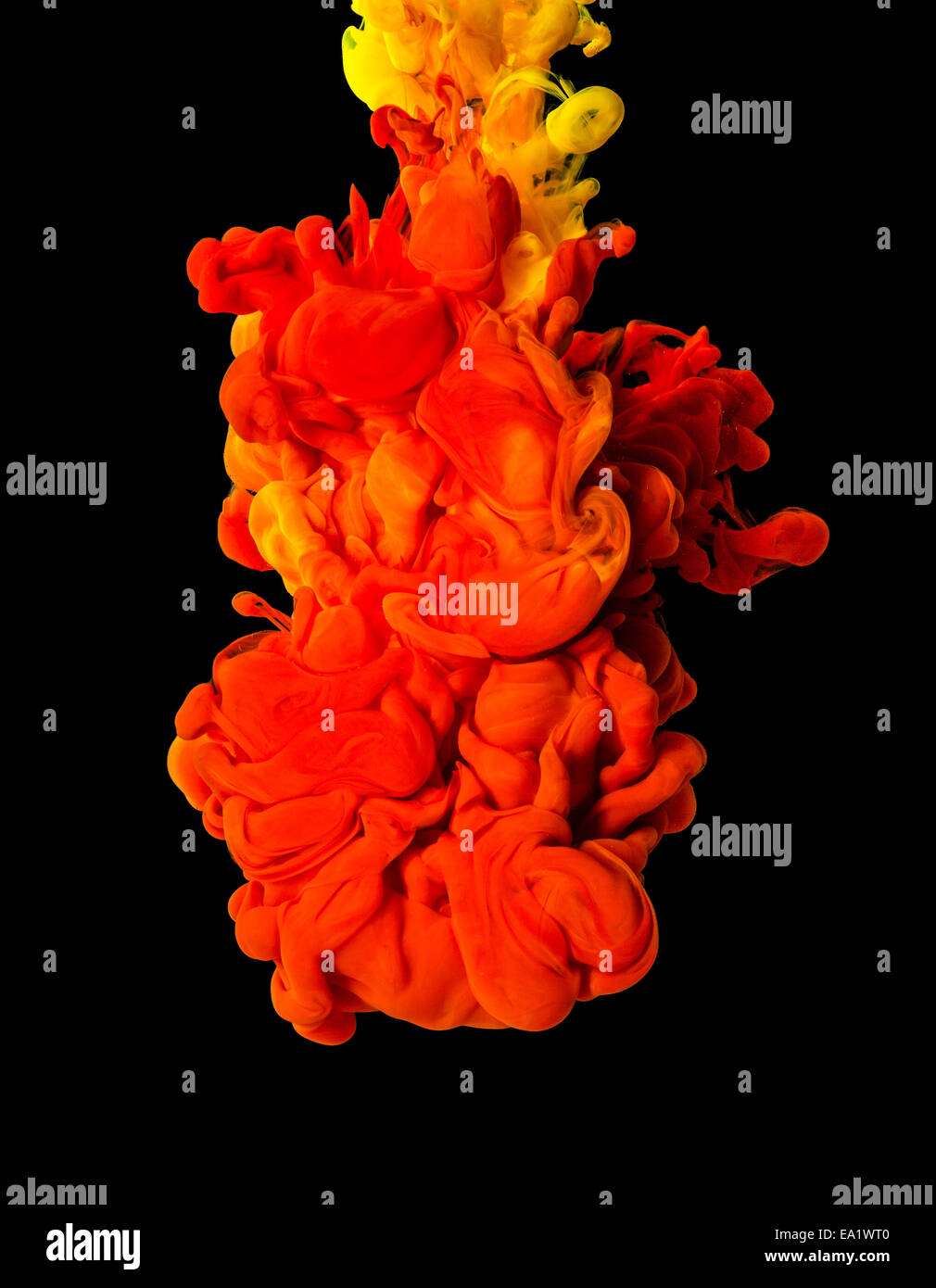 Ink in water hi-res stock photography and images - Alamy