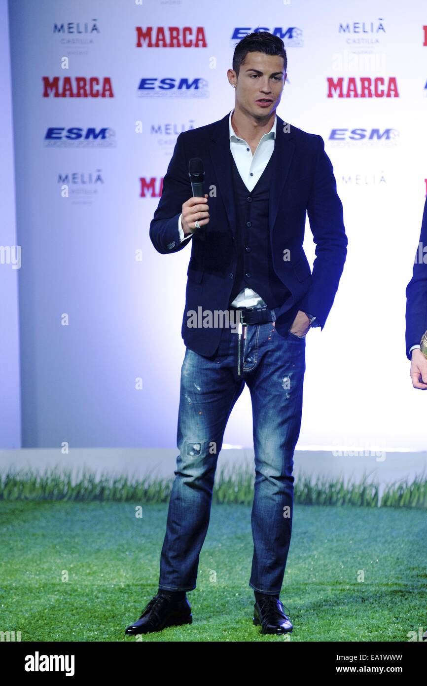 Madrid, Spain. 5th Nov, 2014. Portuguese Real Madrid Player Cristiano Ronaldo receives the ...