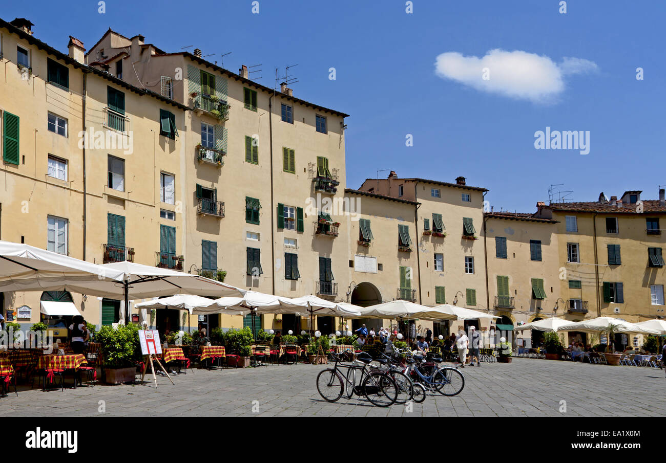 Piazza del mercato hi-res stock photography and images - Alamy