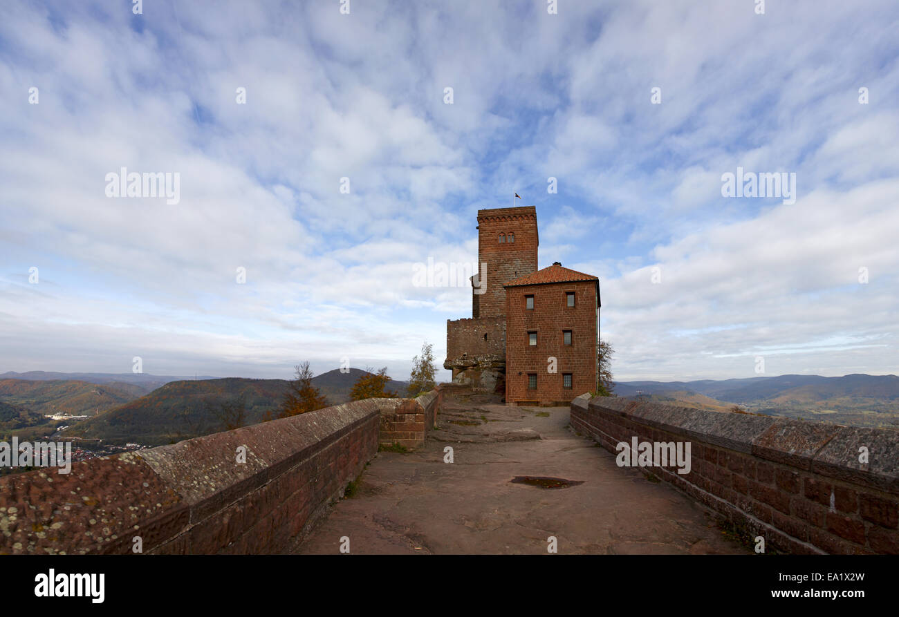 Burg trifels hi-res stock photography and images - Alamy