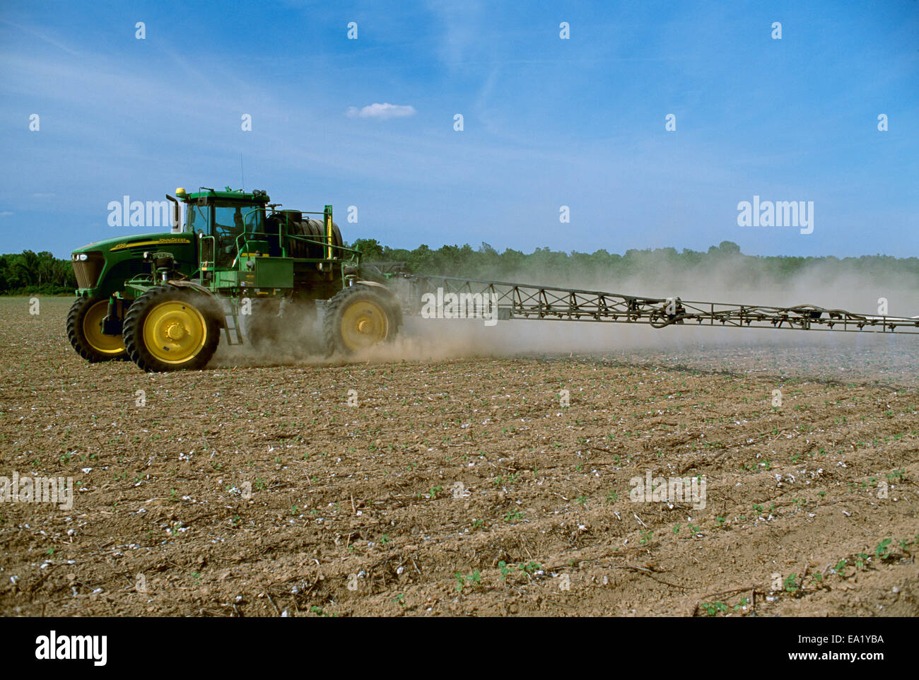 Crops herbicide roundup hi-res stock photography and images - Alamy