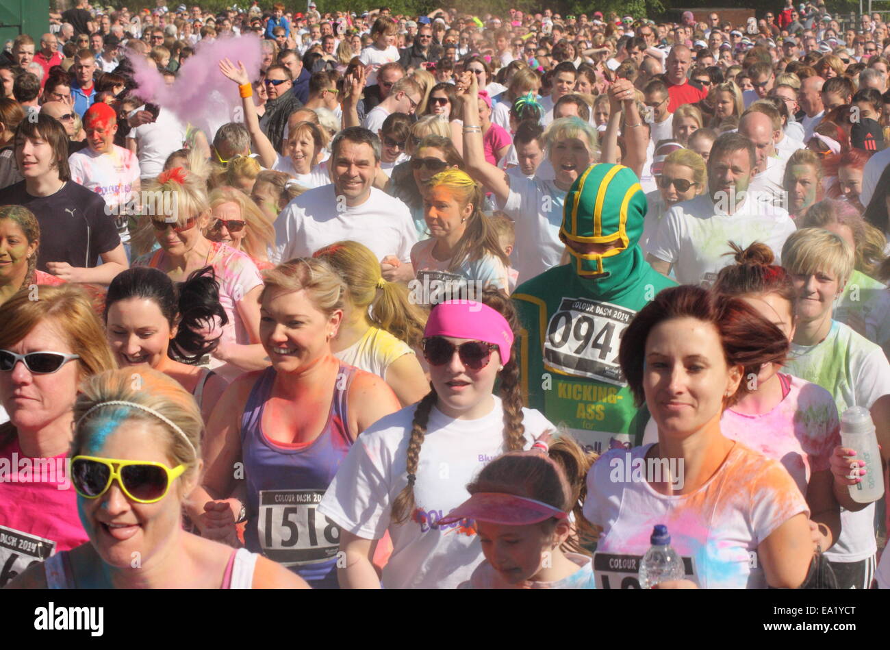 Louis’ sisters Lottie (15), Daisy (10), and Phoebe Tomlinson, (10 ...