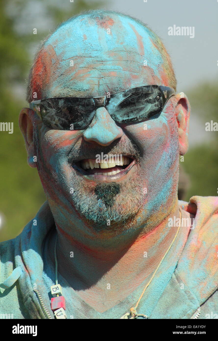 Louis’ sisters Lottie (15), Daisy (10), and Phoebe Tomlinson, (10 ...