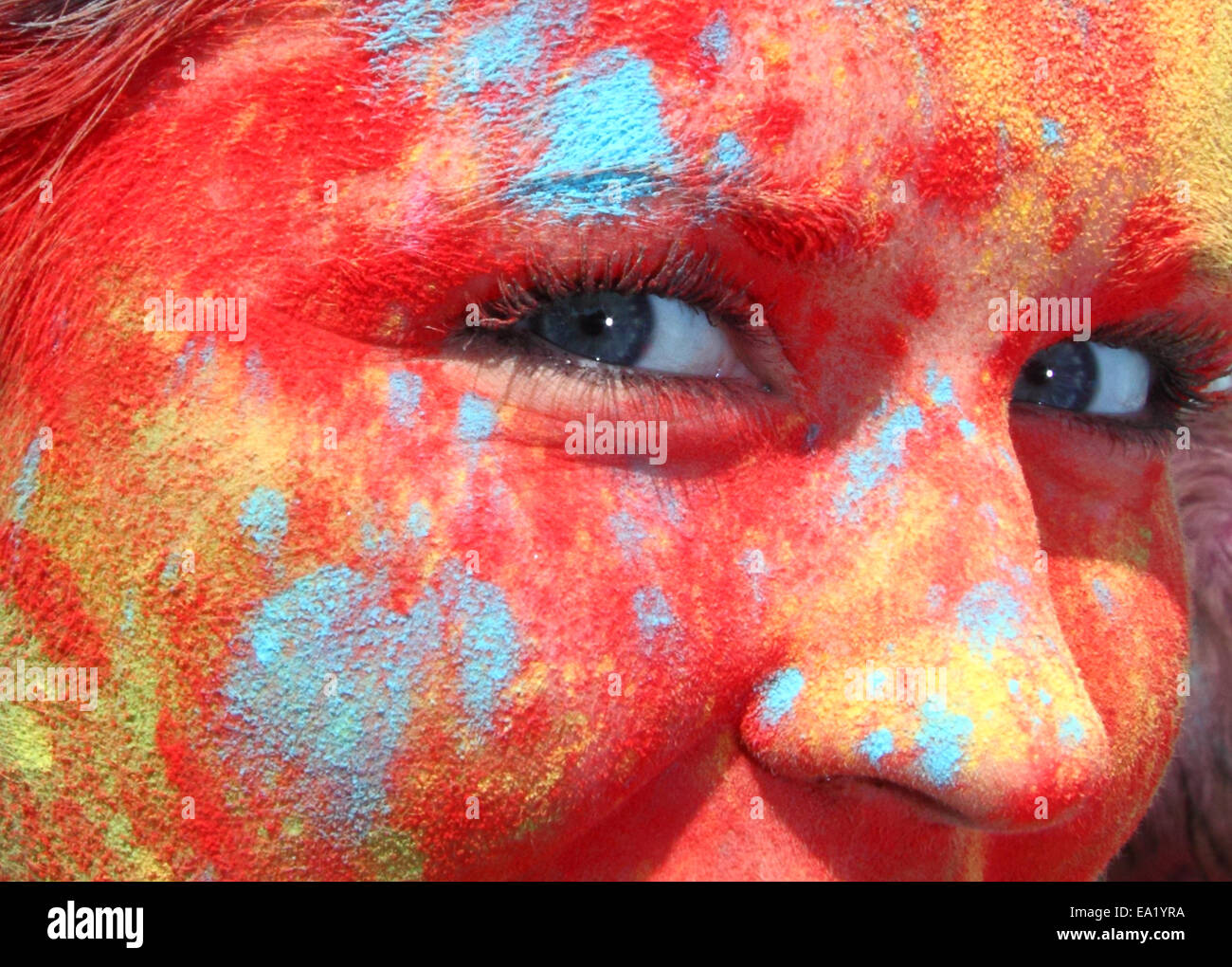 Louis’ sisters Lottie (15), Daisy (10), and Phoebe Tomlinson, (10 ...