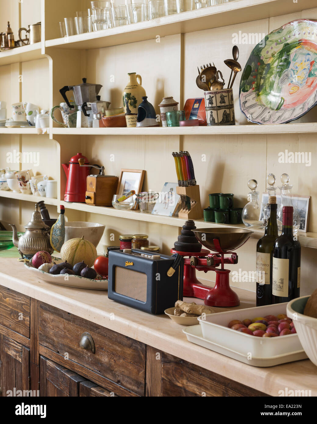 Kitchen paraphernalia hi-res stock photography and images - Alamy