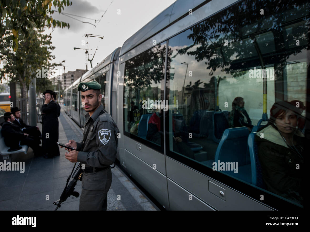 Jerusalem. 5th Nov, 2014. An Israeli border policeman stands guard at ...