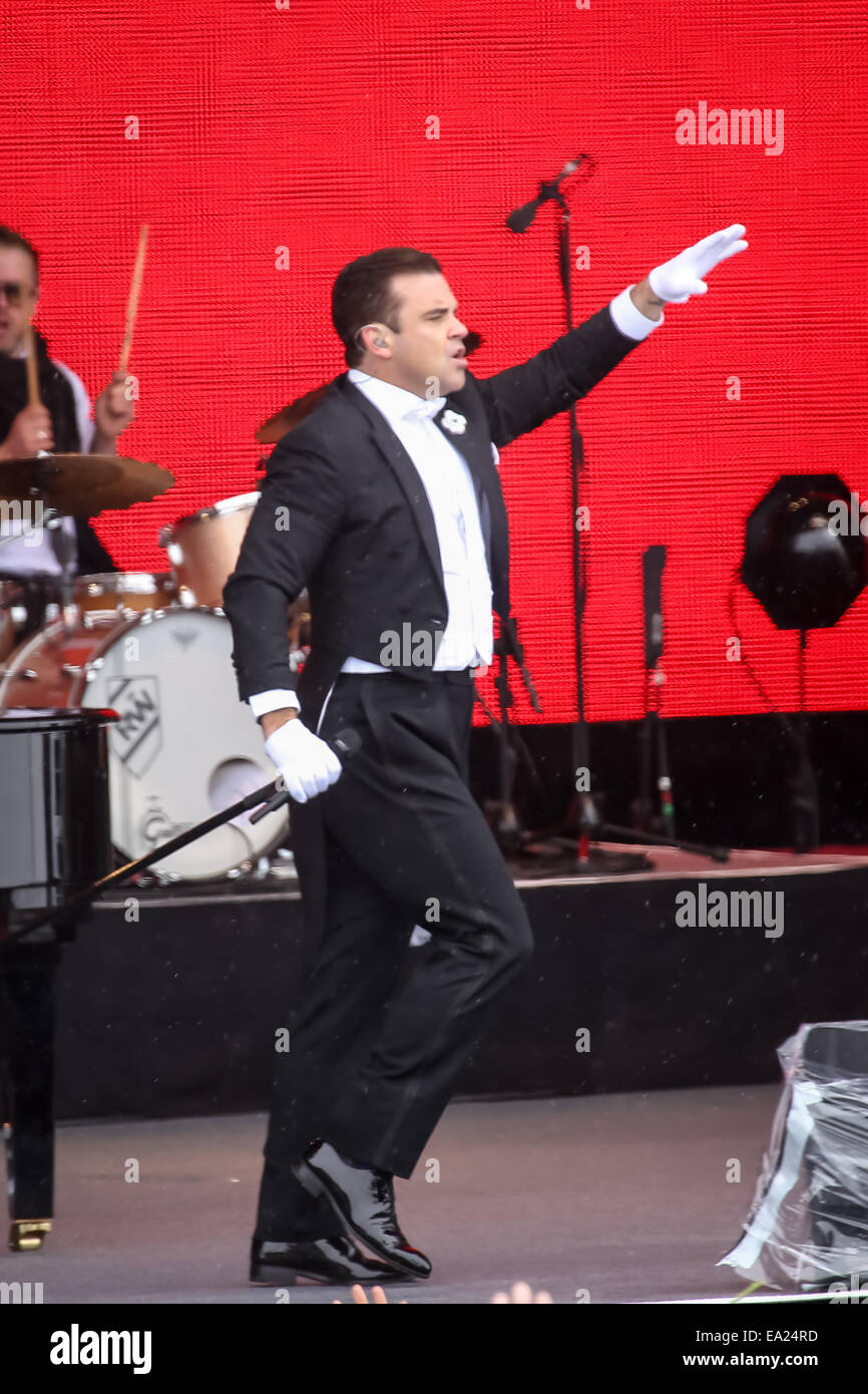 Robbie Williams performing live on stage during the 'Top Of The ...