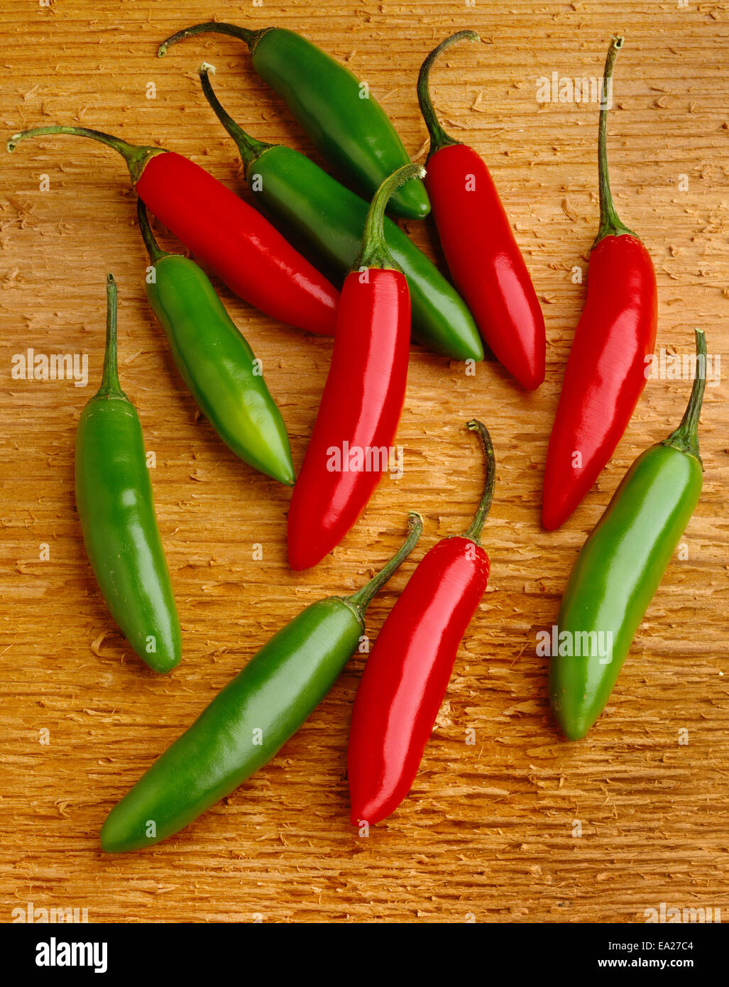 Agriculture - Red and Green Serrano Peppers Stock Photo - Alamy