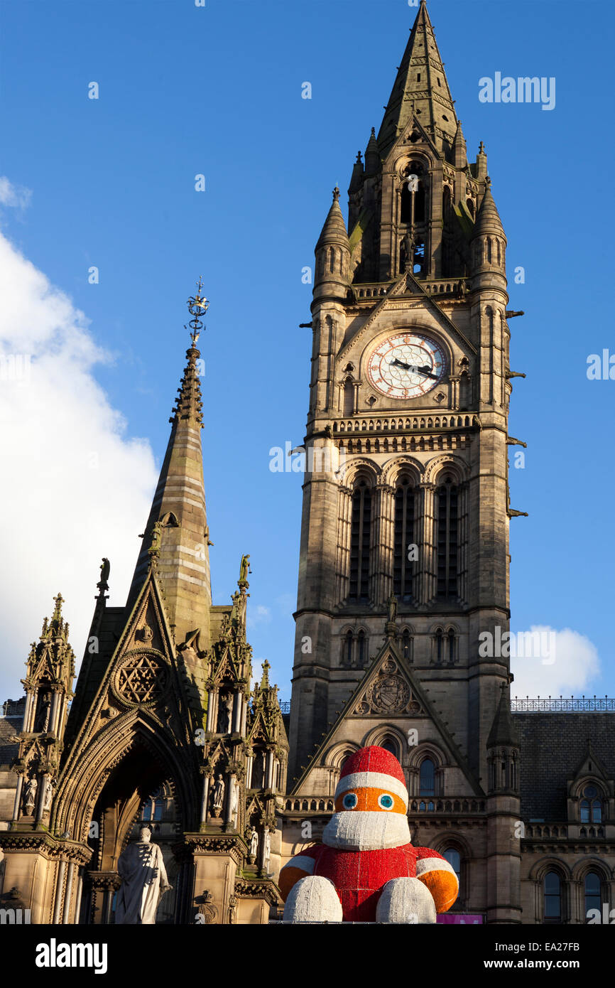 Manchester, UK. 5th Nov, 2014. Giant Santa installed as the centrepiece ...