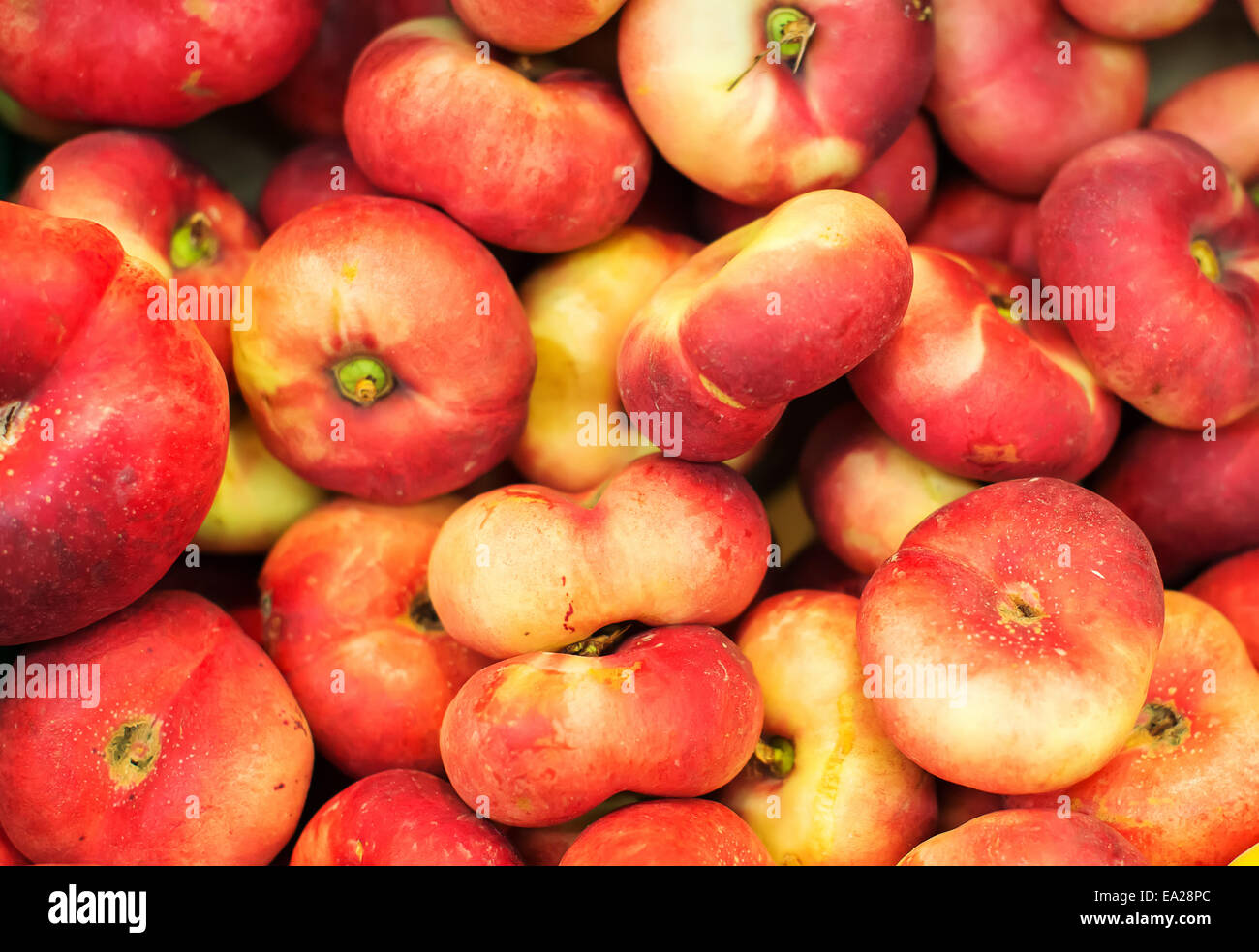 Bunch of ripe peaches in supermarket Stock Photo - Alamy