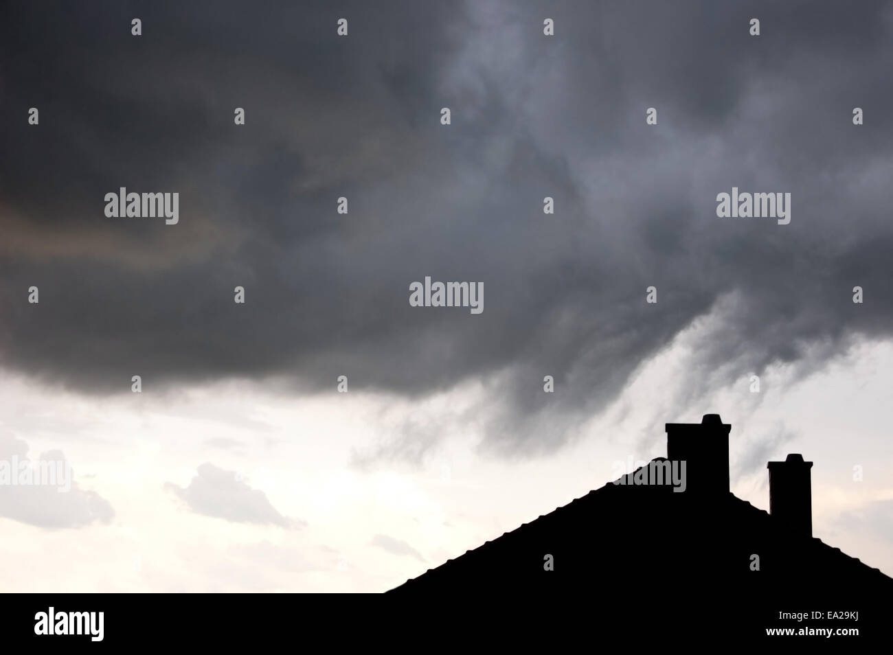 House building weather storm hi-res stock photography and images - Alamy