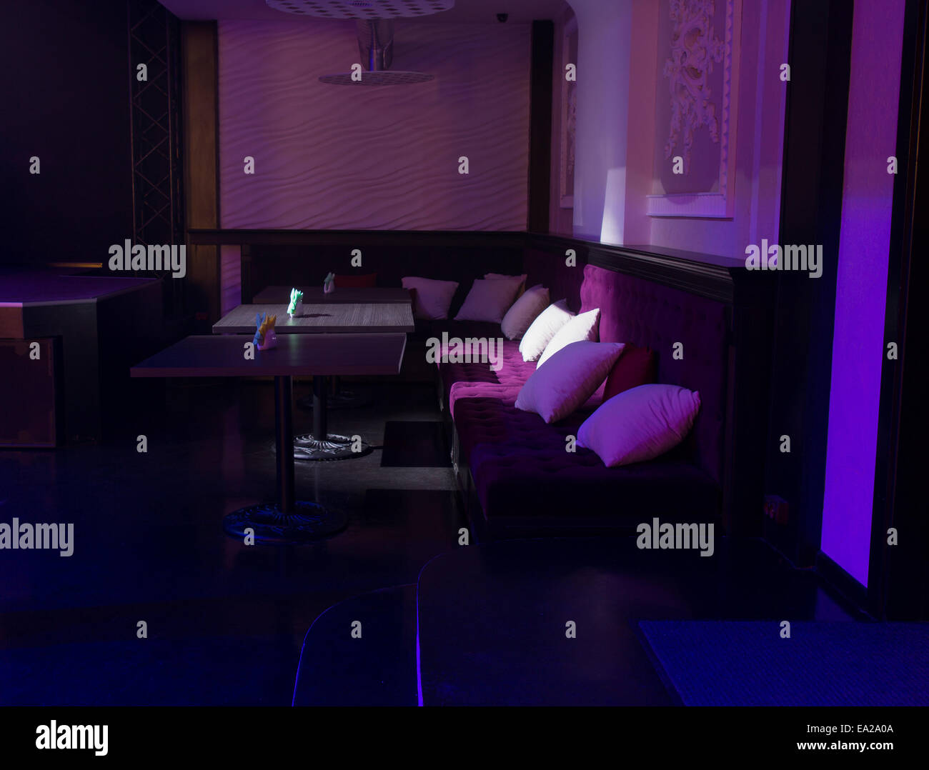 Elegant Architectural Bar Interior Design with Tables and Chairs for ...