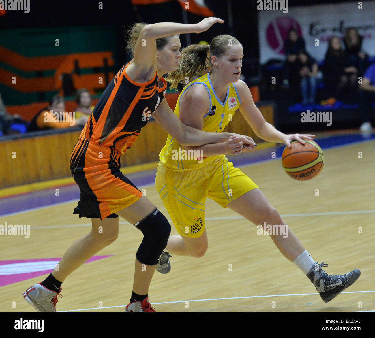 Alena Hanusova of USK Praha, right, and Olga Arteshina of Yekaterinburg ...