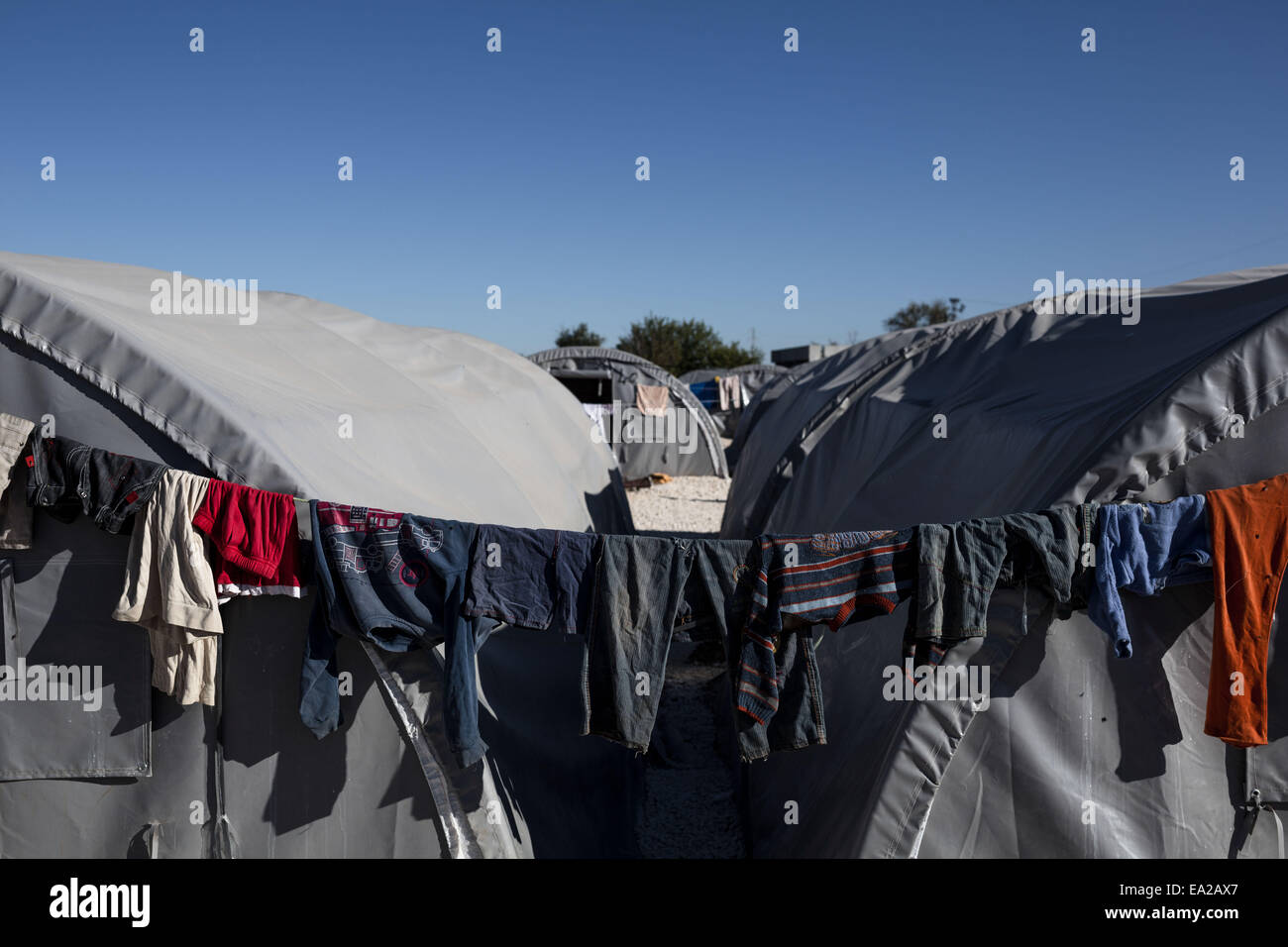 Suruc, Turkey. 05th Nov, 2014. Clothes outside of tents in a refugee ...