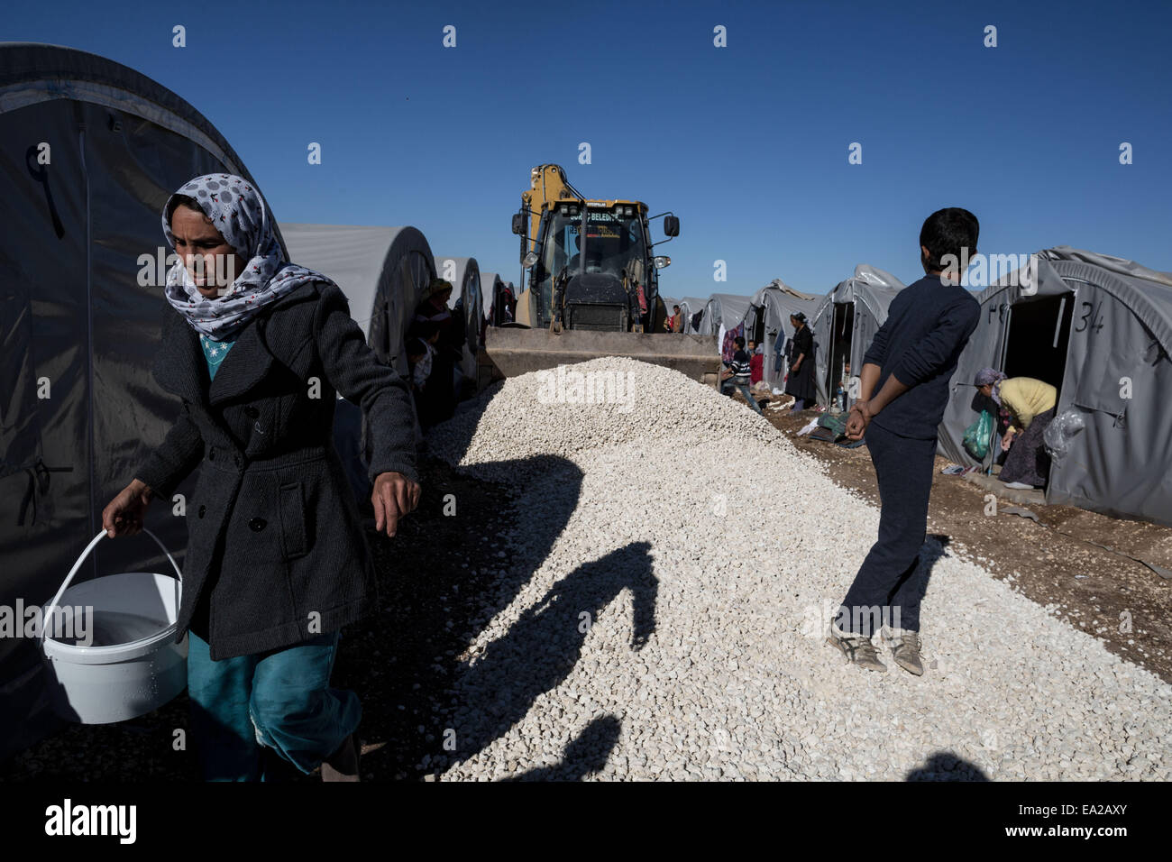 Suruc, Turkey. 05th Nov, 2014. Syrian Kurdish refugees from Kobane area ...